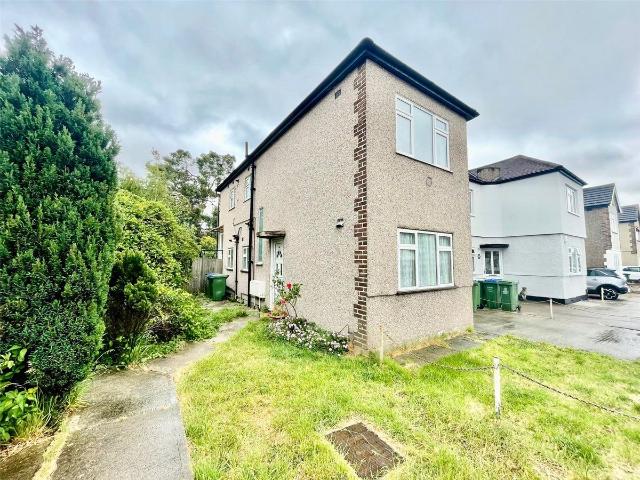 Stanhope Road, Bexleyheath, Kent DA7, 2 bed maisonette to rent, £1,600 pcm | PrimeLocation
