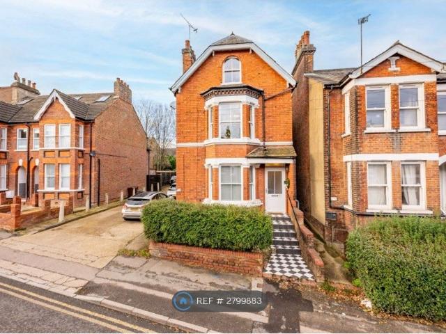 Stanhope Road, St Albans AL1, 3 bed maisonette to rent, £3,000 pcm | PrimeLocation