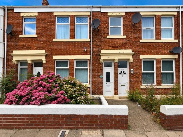 Stanhope Road, South Shields NE33, 2 bed flat to rent, £695 pcm | PrimeLocation