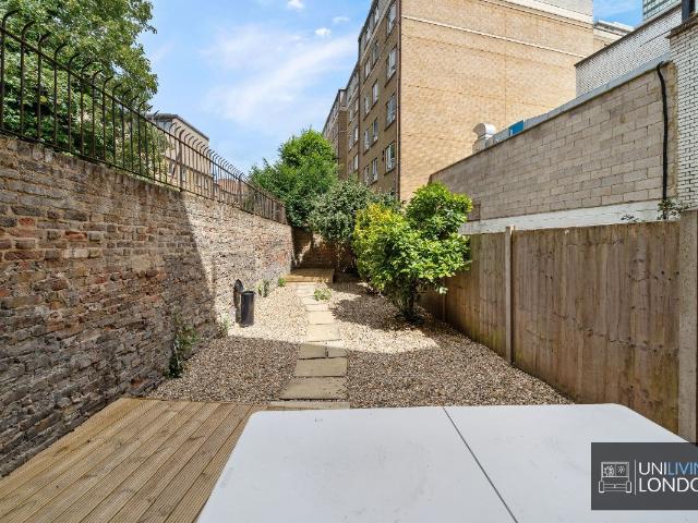 Stanhope Street, Regent's Park NW1, 3 bed flat to rent, £3,999 pcm | PrimeLocation