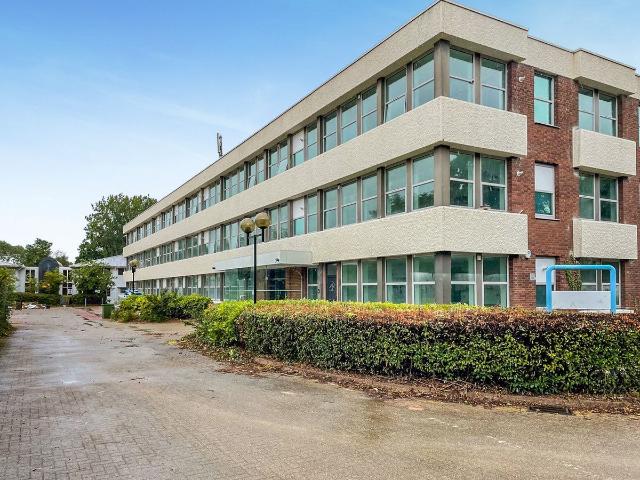Stanlake House, Ruscombe RG10, 1 bed flat to rent, £1,200 pcm | PrimeLocation