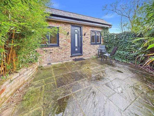 Stanley Avenue, Greenford UB6, Studio to rent, £1,600 pcm | PrimeLocation