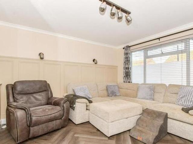 Stanley Close, Staplehurst, 4 Bedroom Semi detached