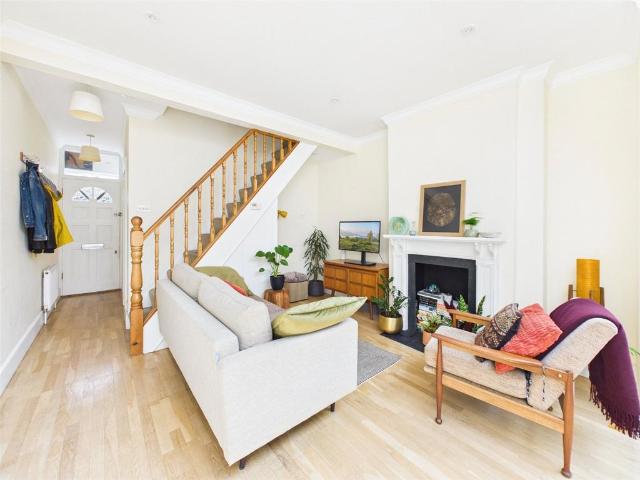Stanley Gardens Road, Teddington 2 bed terraced house to rent £2,550 pcm £588 pw
