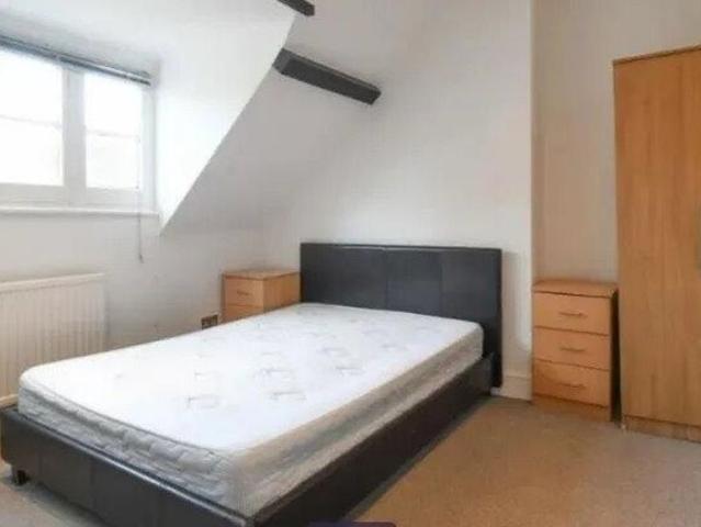 Stanley Gardens, Willesden Green, NW2