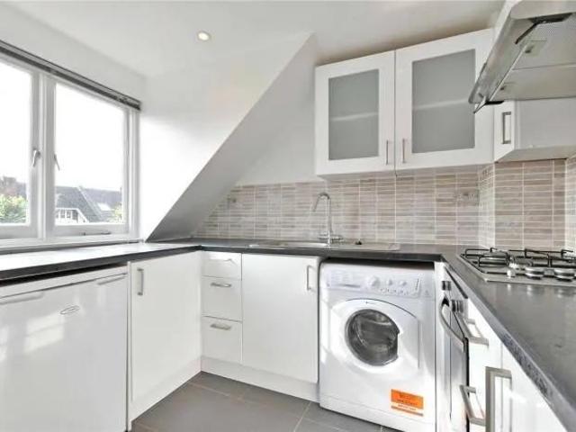 Stanley Gardens, Willesden Green, NW2 2 bed flat to rent £1,998 pcm £461 pw