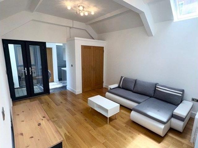 Stanley Grove, Reading RG1, 1 bed terraced house to rent, £1,500 pcm | PrimeLocation