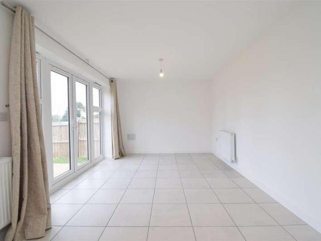 Stanley Hall Drive, Wakefield, WF1