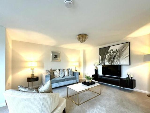 Stanley Place, Stanley Gardens, 2 Bedroom Apartment
