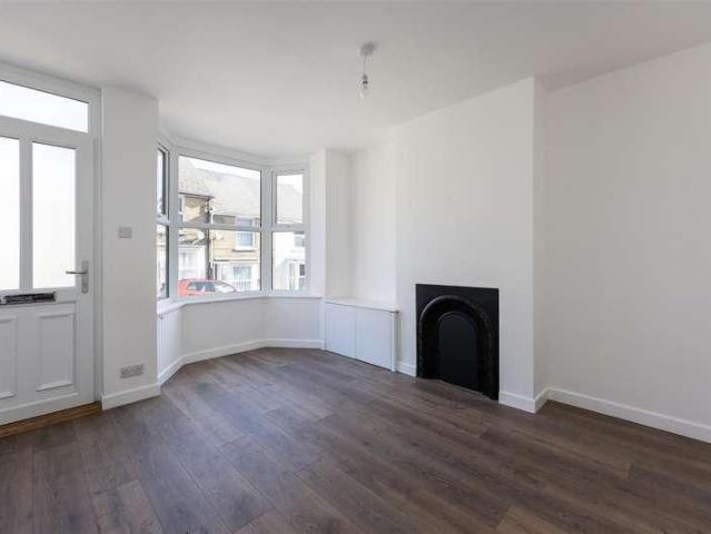 Stanley Road, Cowes, PO31