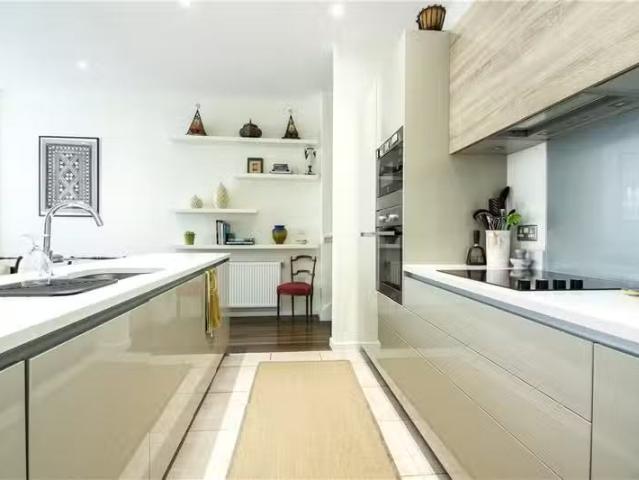 Stanley Road, Acton, London, W3 8FT