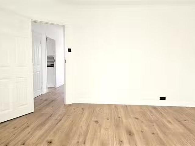 Stanley Road, Broadstairs 2 bed semi detached bungalow £1,30.