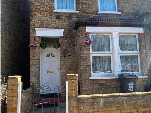 Stanley Road, Hounslow TW3, 2 bed end terrace house to rent, £2,000 pcm | PrimeLocation