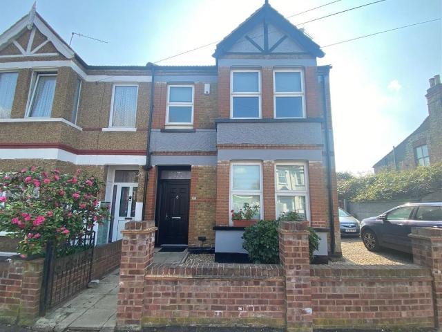 Stanley Road, Hornchurch RM12, 2 bed flat to rent, £1,650 pcm | PrimeLocation