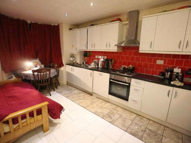 Stanley Road, HA2 1 bed maisonette to rent £1,600 pcm £369 pw