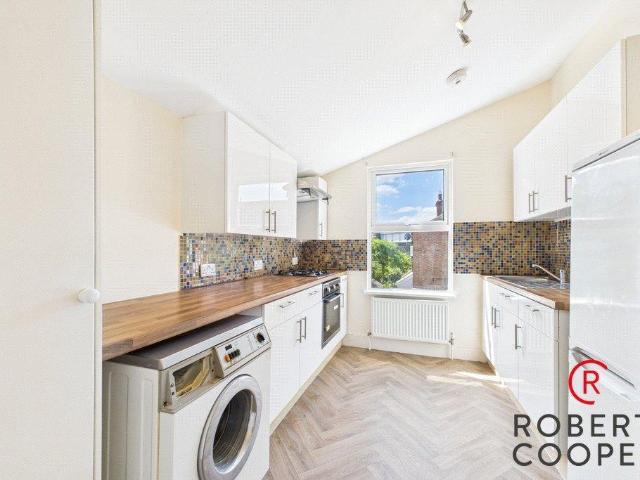 Stanley Road, South Harrow, HA2 2 bed apartment to rent £1,600 pcm £369 pw