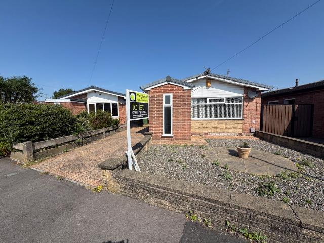 Stanley Road, Radcliffe M26, 2 bed detached bungalow to rent, £1,100 pcm | PrimeLocation