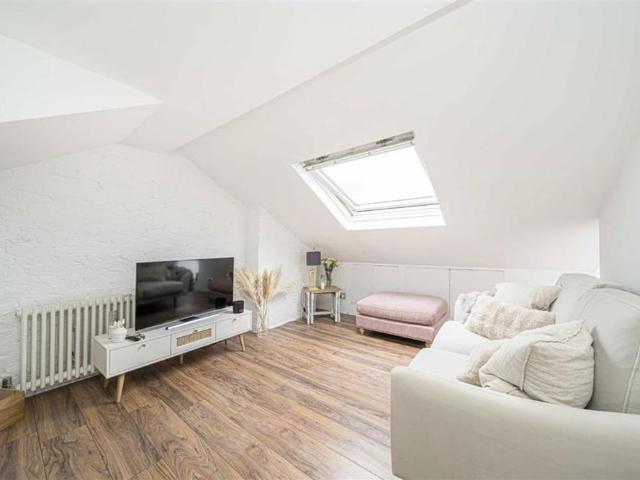 Stanley Road, TW11, London