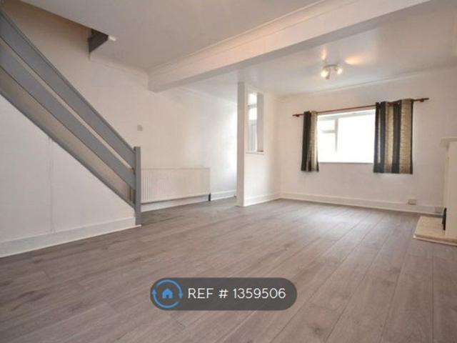 Stanley St, Reading RG1, 3 bed terraced house to rent, £1,550 pcm | PrimeLocation