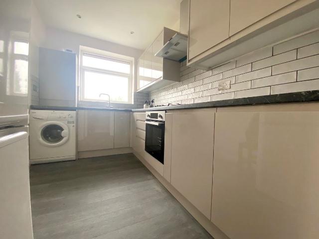 Stanley Way, Orpington BR5, 2 bed flat to rent, £1,700 pcm | PrimeLocation