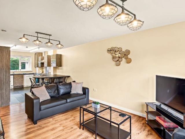 Stanmore Crescent, Leeds LS4, 8 bed shared accommodation to rent, £407 pppm | PrimeLocation