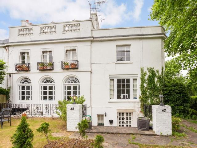 Stanmore Hill Stanmore HA7 1 bed flat to rent £1,550 pcm £358 pw