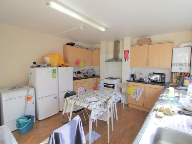 Stanmer Villas, Brighton, BN1 7 bed flat to rent £4,156 pcm £959 pw