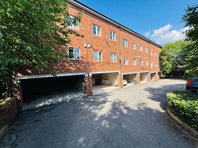 Stanningley Road, Leeds LS12, 2 bed flat to rent, £3,792 pcm | PrimeLocation