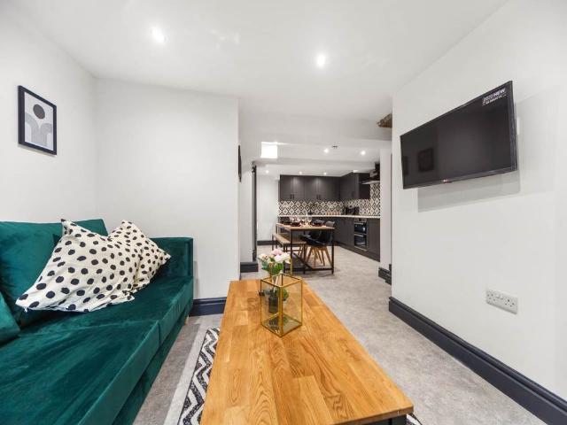 Stanningley Road Room 2, Bramley, Leeds