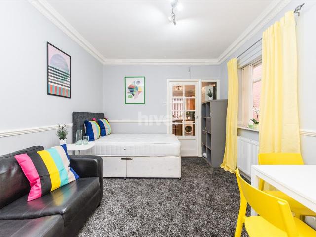 Stannington Grove, Heaton, Newcastle Upon Tyne NE6, Studio to rent, £650 pcm | PrimeLocation
