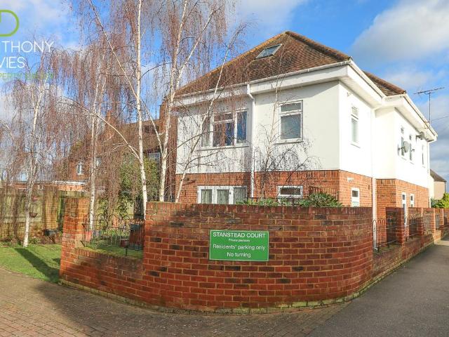 Stanstead Court, Hoddesdon EN11, 1 bed flat to rent, £1,250 pcm | PrimeLocation