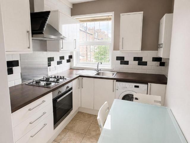 Stanstead Road, London, SE23 1 bed flat to rent £1,395 pcm £322 pw
