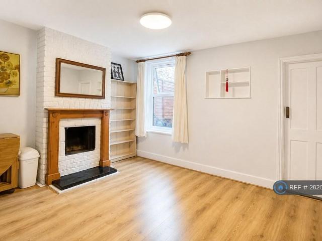 Stansted Road, Southsea, PO5 3 bed terraced house to rent £1,596 pcm £368 pw