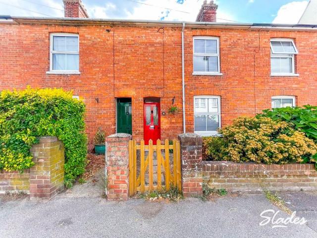 Stanpit, Mudeford, Christchurch 2 bed terraced house to rent £1,395 pcm £322 pw