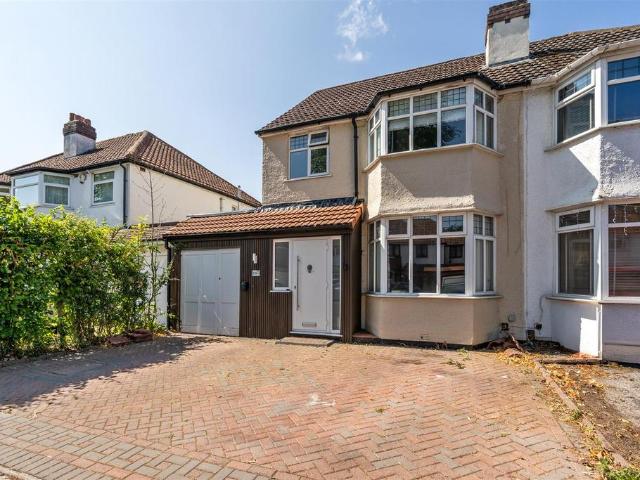 Stanway Road, Shirley, Solihull 4 bed semi detached house to rent £1,995 pcm £460 pw