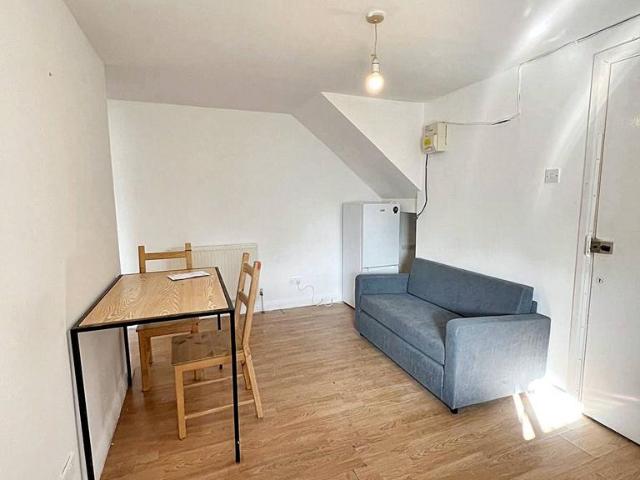 Stanway Street, London N1 1 bed flat to rent £1,600 pcm £369 pw