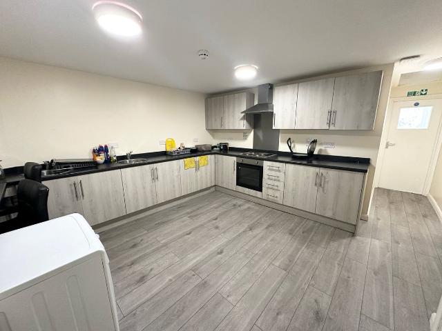 Stanwell New Road, Staines Upon Thames TW18, Room to rent, £850 pcm | PrimeLocation