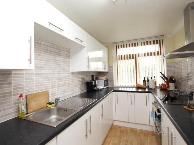 Stanwick Court, Thorpe Road, Peterborough PE3, 2 bed flat to rent, £975 pcm | PrimeLocation