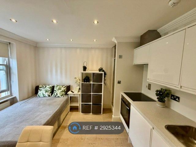 Stanwick Road, London W14, Studio to rent, £900 pcm | PrimeLocation