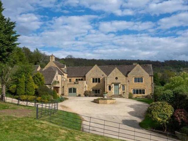 Stanton, Broadway, 6 Bedroom Detached