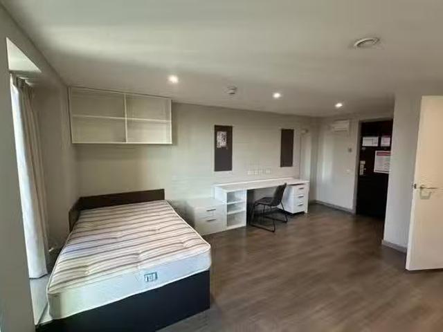 Stapleton House Small Ensuite