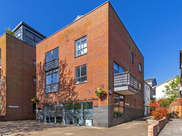 Staple Gardens, Winchester SO23, 2 bed flat to rent, £1,400 pcm | PrimeLocation