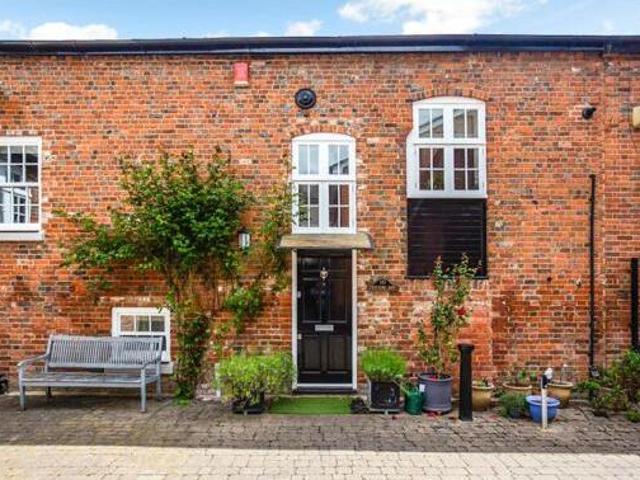 Staple Gardens, Winchester, 3 Bedroom Terraced