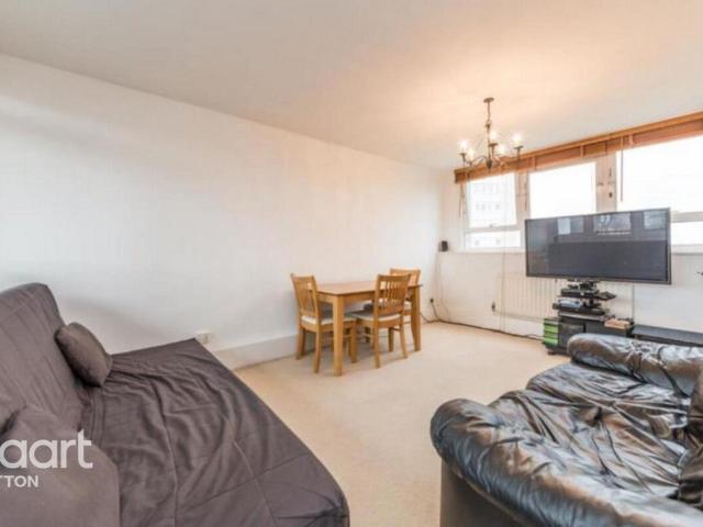 Stapleford Close, LONDON 2 bed apartment to rent £1,875 pcm £433 pw