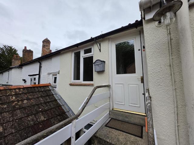 Staplegrove Road, Taunton, TA1 2 bed apartment to rent £1,150 pcm £265 pw