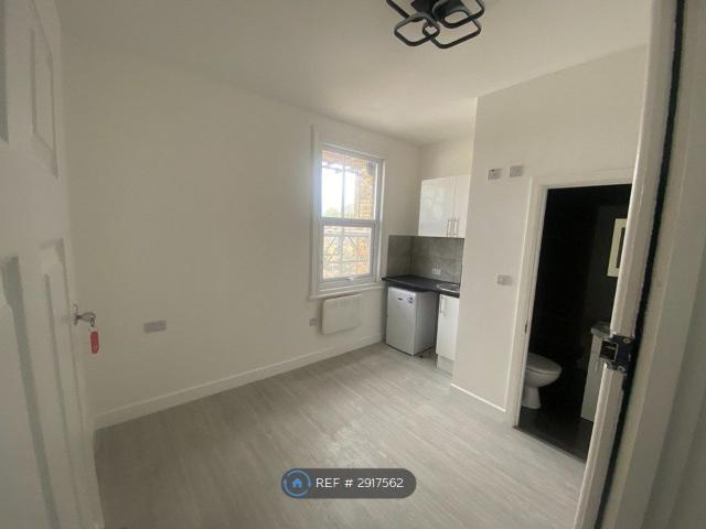 Staplehurst Road, London SE13, Studio to rent, £1,250 pcm | PrimeLocation