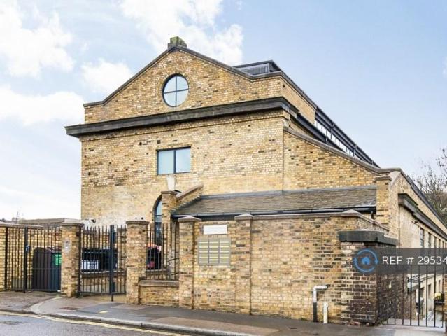 Star House, London, E8 2 bed flat to rent £2,700 pcm £623 pw