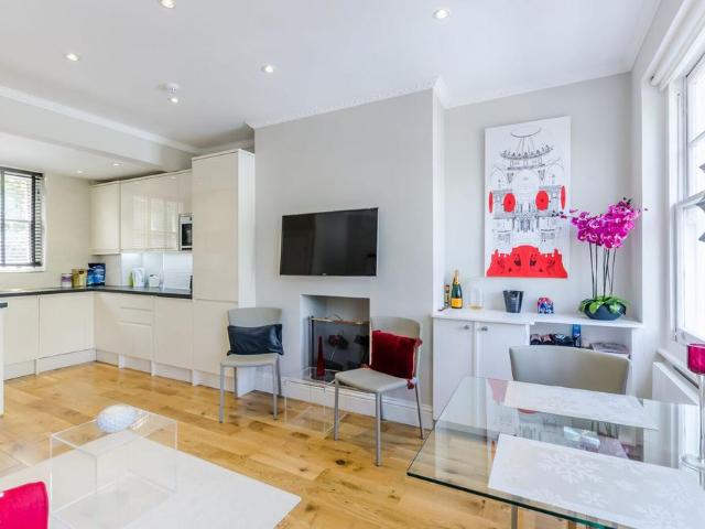 Star Road, Barons Court, London, W14 1 bed flat to rent £2,000 pcm £462 pw