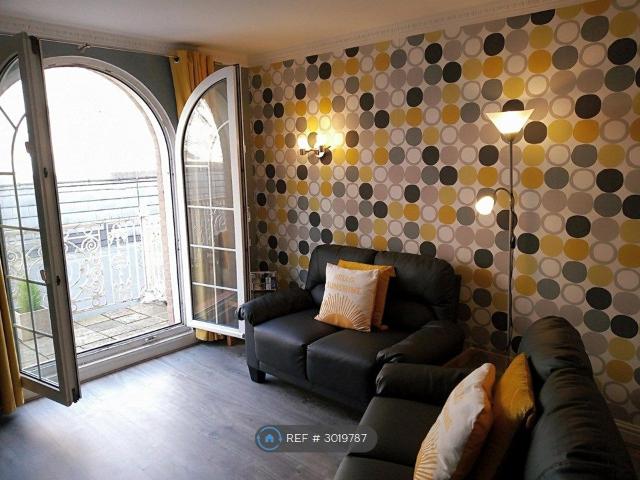 Starboard Court, Brighton BN2, 1 bed flat to rent, £1,300 pcm | PrimeLocation