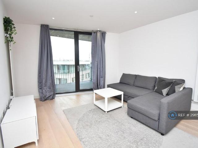 Starboard Way, London, E16 1 bed flat to rent £2,200 pcm £508 pw